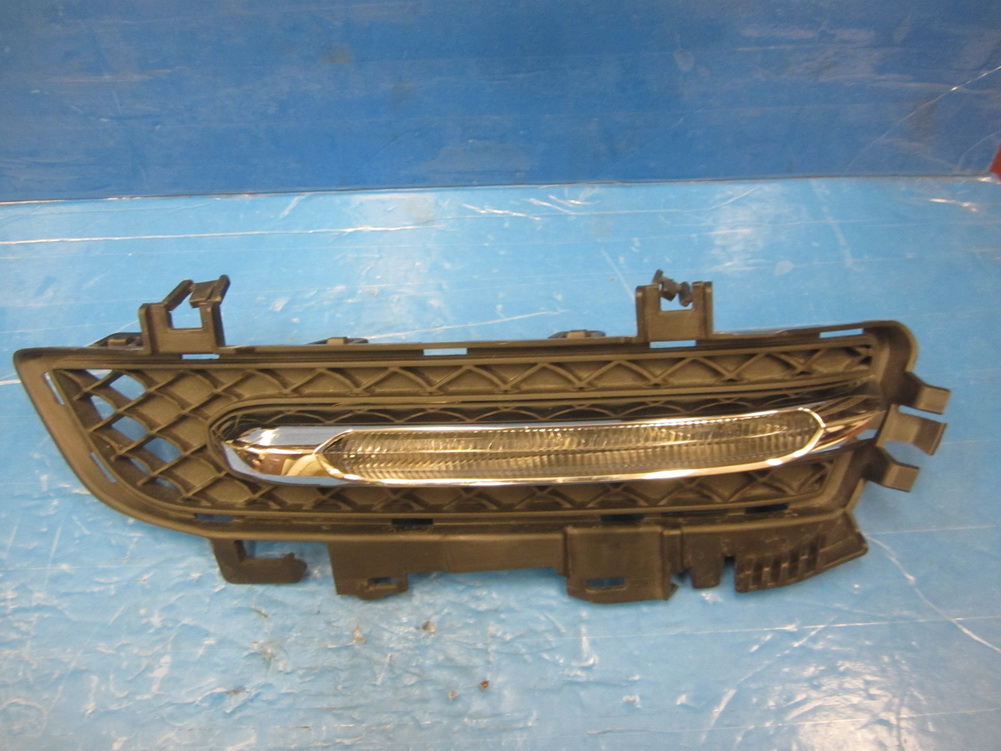 Mercedes Benz RUNNING LIGHT DYTIME RUNNING LIGHT 2049069000 2078801224 ...