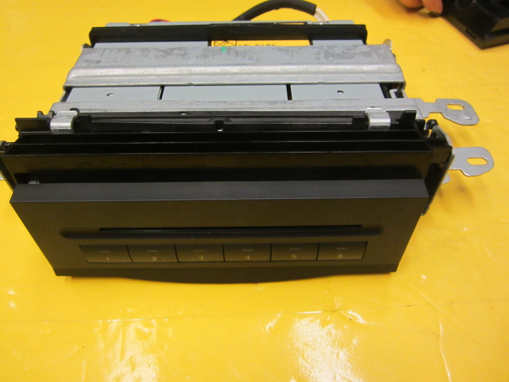 Mercedes Benz W164 ML550 E500 R350 GL550 ML63 Radio 6 Disk CD Changer ...