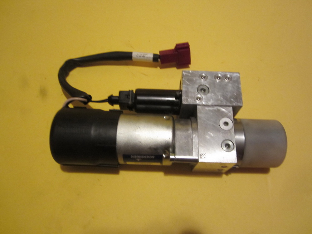 Mercedes Benz - Hydraulic Pump Lock Assembly - 2518000148: Used Auto ...