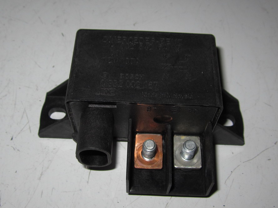 Mercedes Benz - BATTERY CUT OUT RELAY - 0025426419: Used Auto Parts ...
