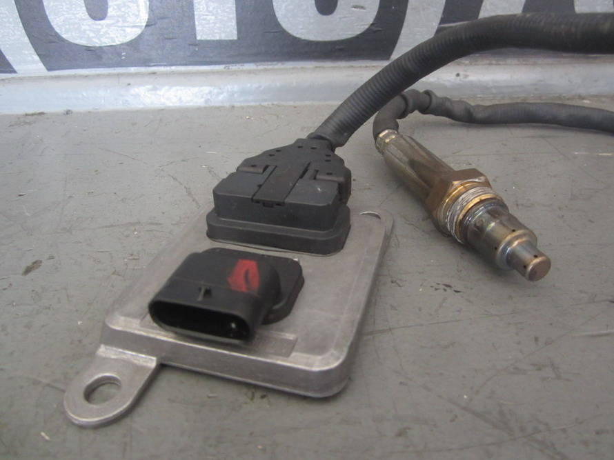 Mercedes Benz - Oxygen Sensor 02 SENSOR - 0009053000: Used Auto Parts ...