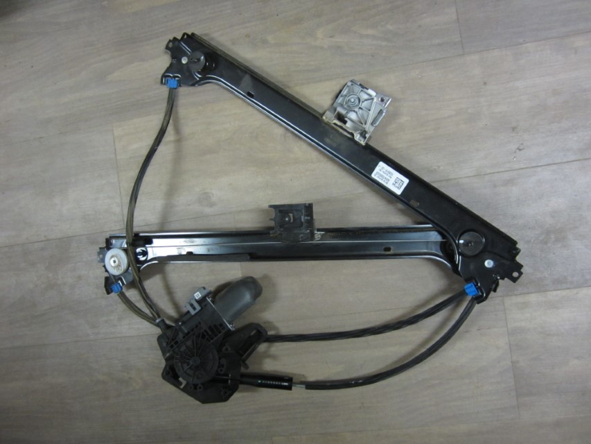 Tesla MODEL X - Window Regulator R FRONT - 1028819 00 F: Used Auto ...