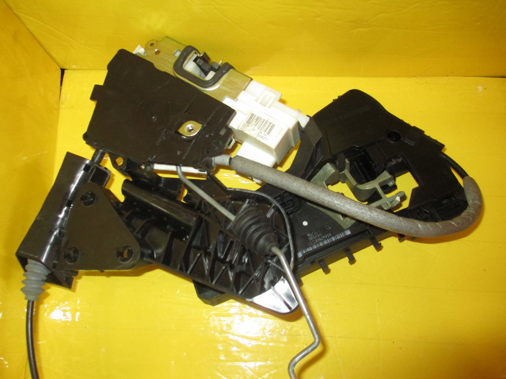 Mercedes Benz - Door Lock LATCH LEFT REAR Door Latch lock- 1647600334 ...