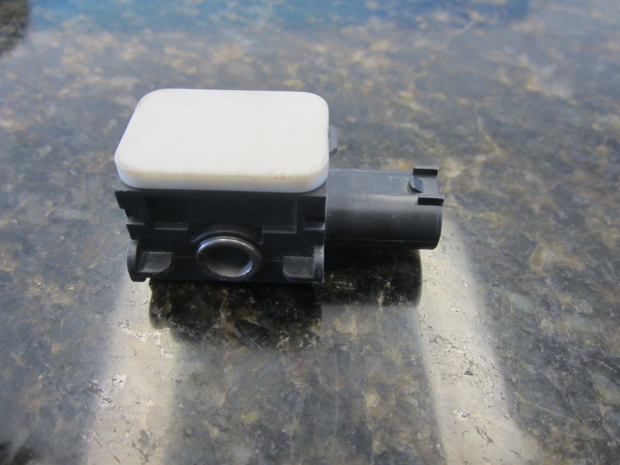 Mercedes Benz - Air Bag Sensor SRS - 0038202826: Used Auto Parts ...
