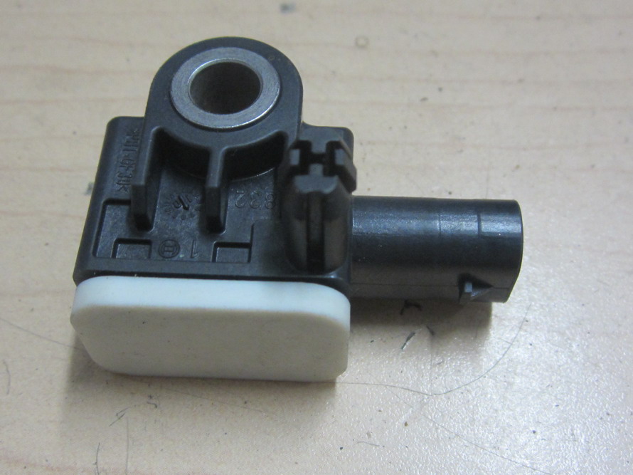 Mercedes Benz - AIR BAG IMPACT CRASH SENSOR - 1668210151: Used Auto ...