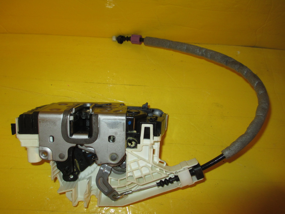 Mazda - Door Lock - Door Latch - 2047302635: Used Auto Parts | Mercedes ...