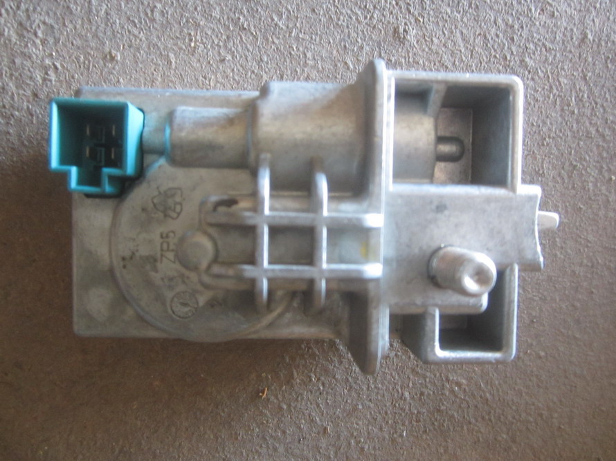 Mercedes Benz - Steering Wheel LOCK CONTROL - 2045455732: Used Auto ...