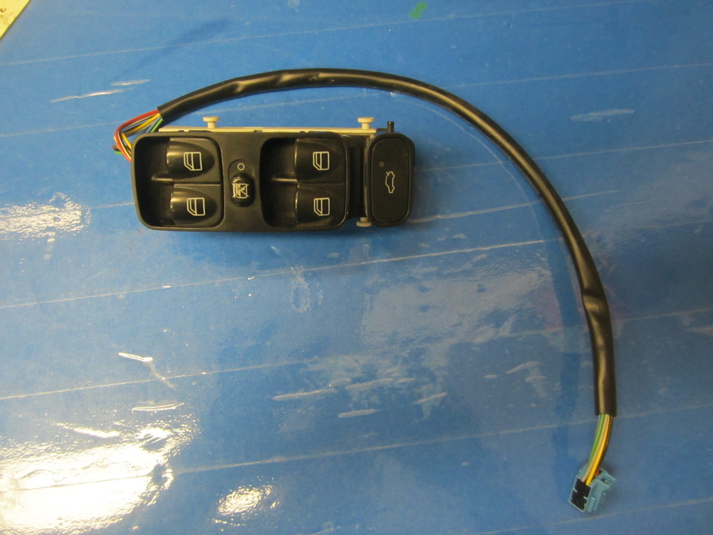 Mercedes Benz CLK350 - Window Switch - 209 820 3410: Used Auto Parts ...