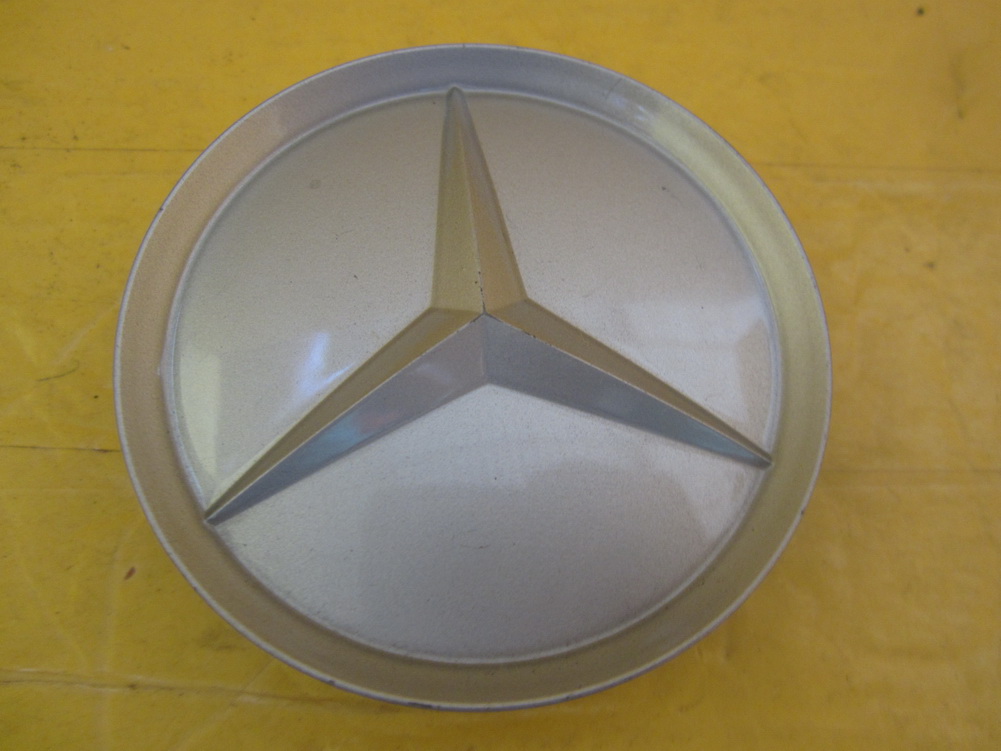 Mercedes Benz - CENTER WHEEL HUBCAP - 2014010225: Used Auto Parts ...