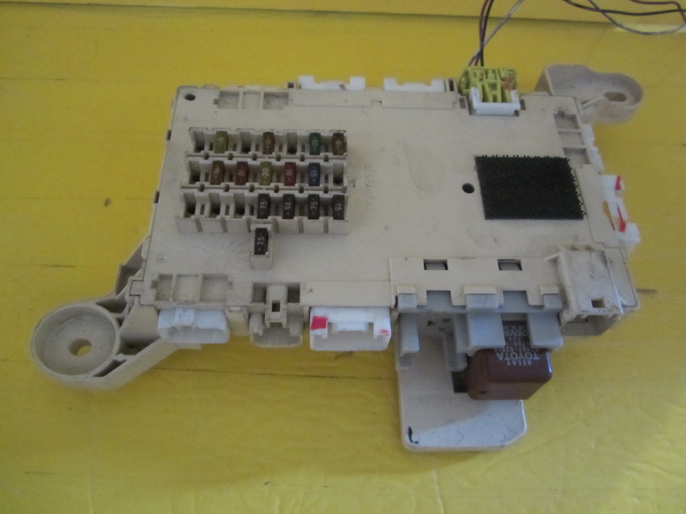 Lexus sc430 - Fuse Box - 82730 24030: Used Auto Parts | Mercedes Benz ...
