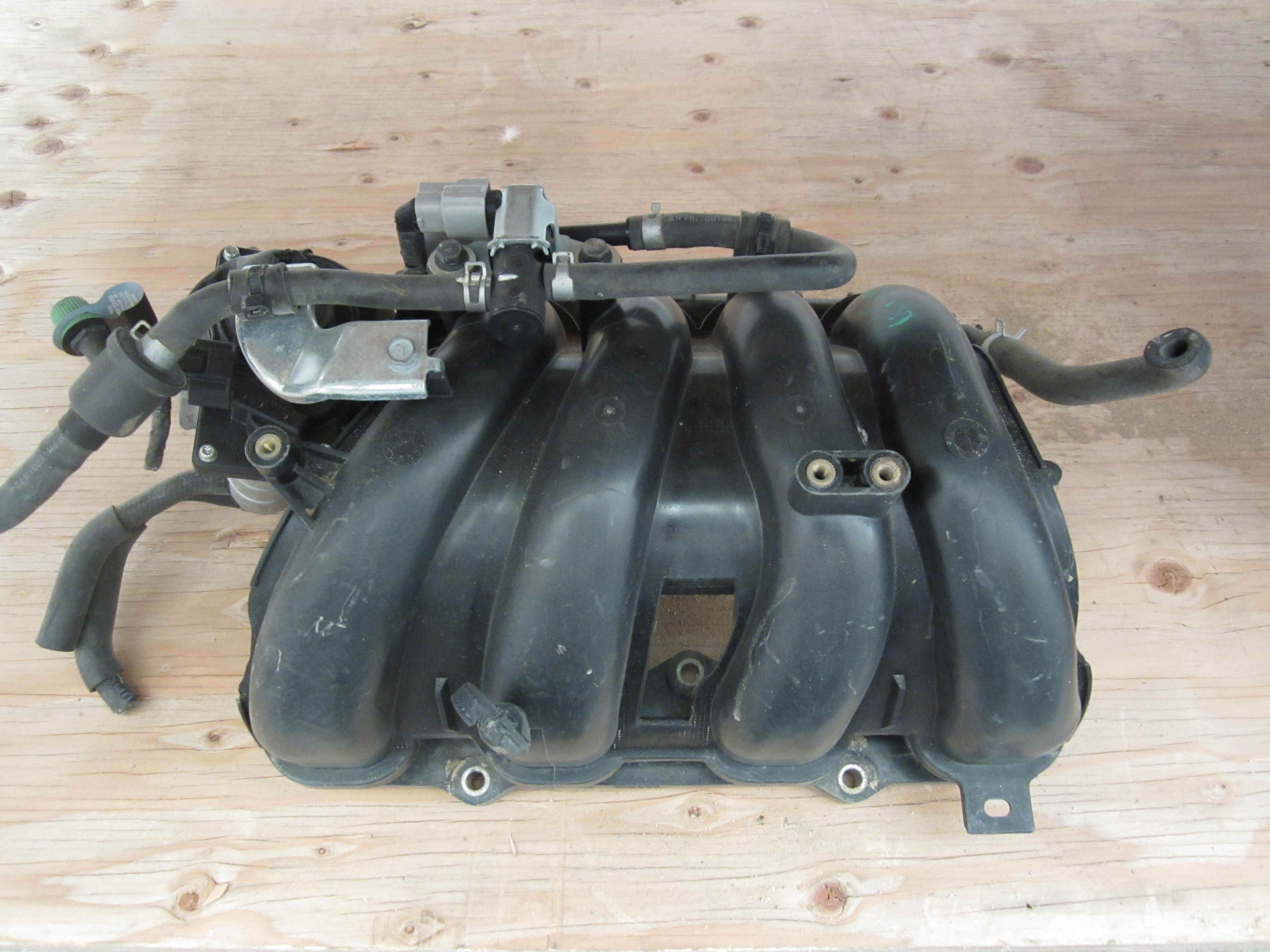 Nissan - Intake Manifold THROTTLE BODY - 526-01: Used Auto Parts ...