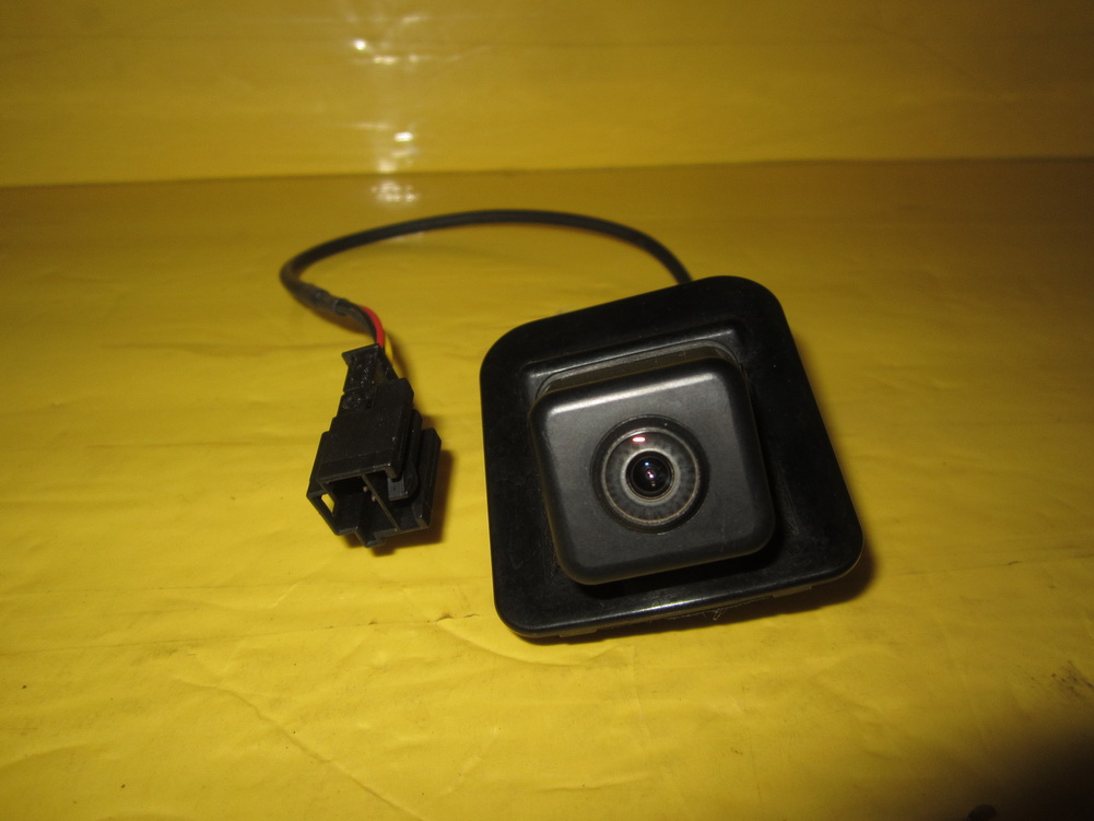Mercedes Benz - Deck lid CAMERA REAR CAMERA - 2218203397: Used Auto ...