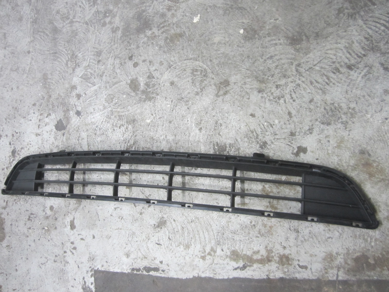 Kia - Bumper Grill - 86569 D9000: Used Auto Parts | Mercedes Benz Used ...