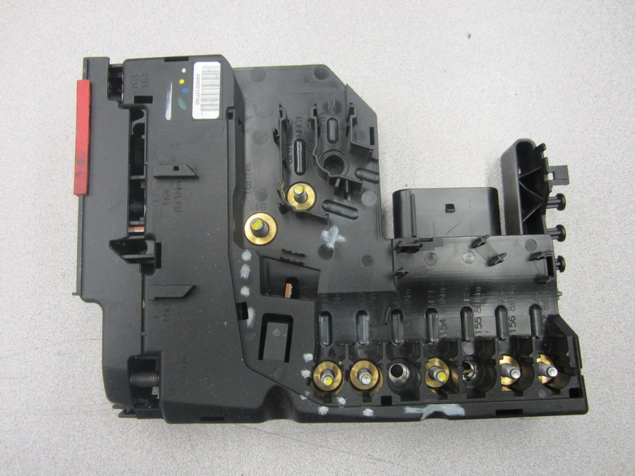 Mercedes Benz W212 E350 C250 - Fuse Box Junction Terminal Connector ...