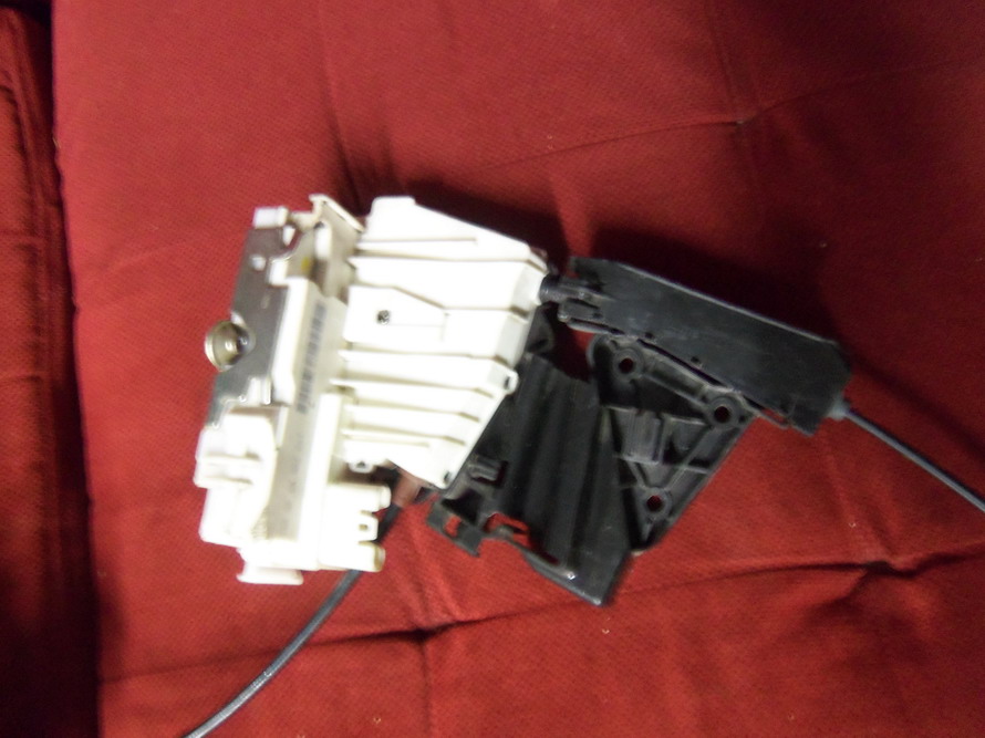 Mercedes Benz - DOOR LATCH DOOR LOCK LEFT FRONT - 1697202535: Used Auto ...