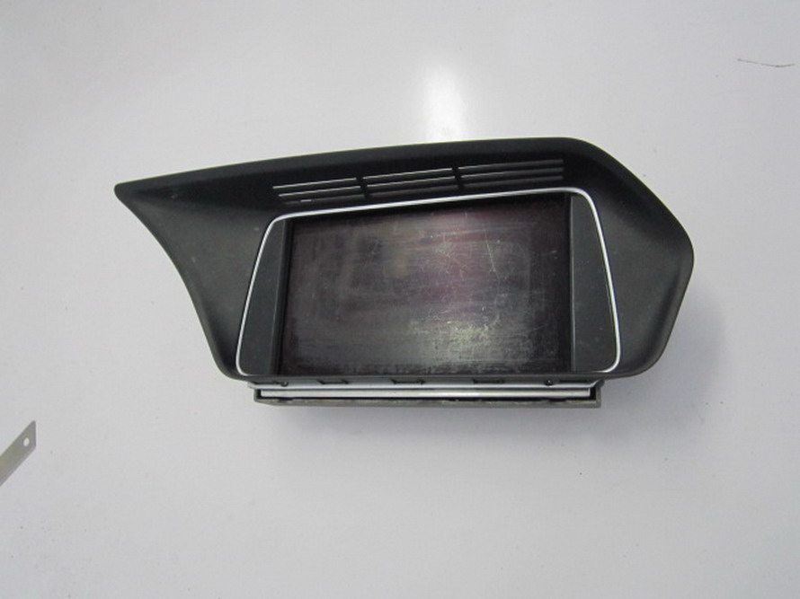 Mercedes Benz - Navigation Screen - 2129002216: Used Auto Parts ...