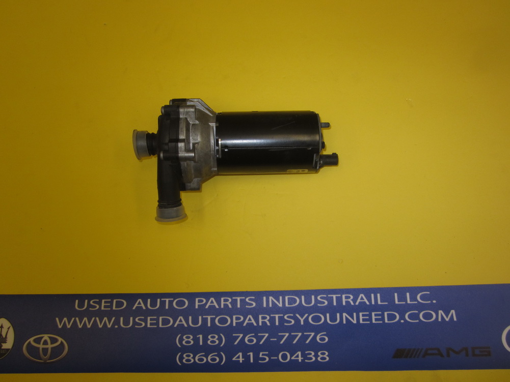 Mercedes Benz - Water Pump - 0005000386: Used Auto Parts | Mercedes ...