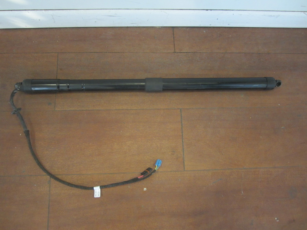 Porsche Panamera - LIFT CYLINDER TAILGATE PULL DOWN MOTOR - 97051257314 ...