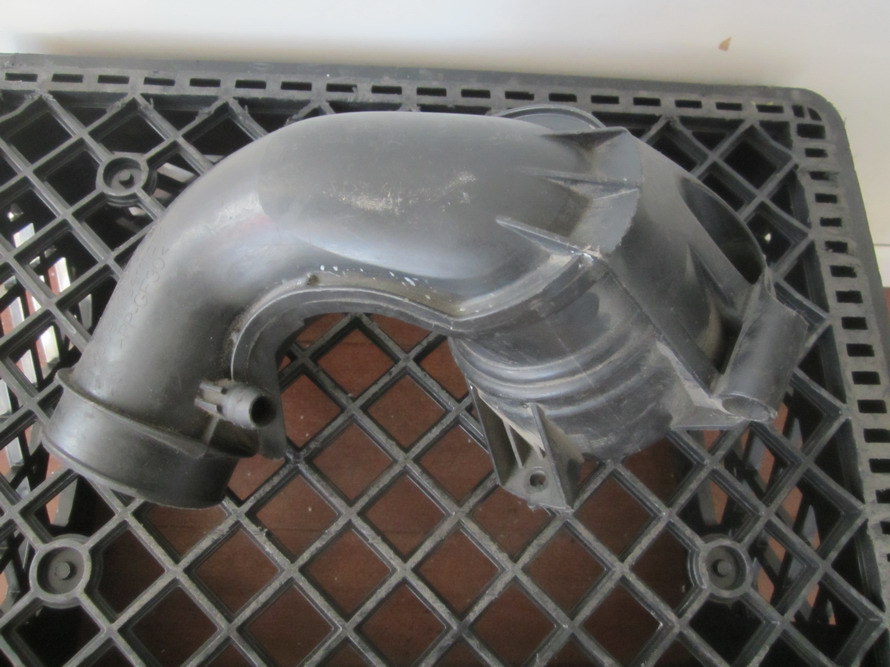 Mercedes Benz - ENGINE AIR INTAKE PIPE OEM - 2710900629: Used Auto ...