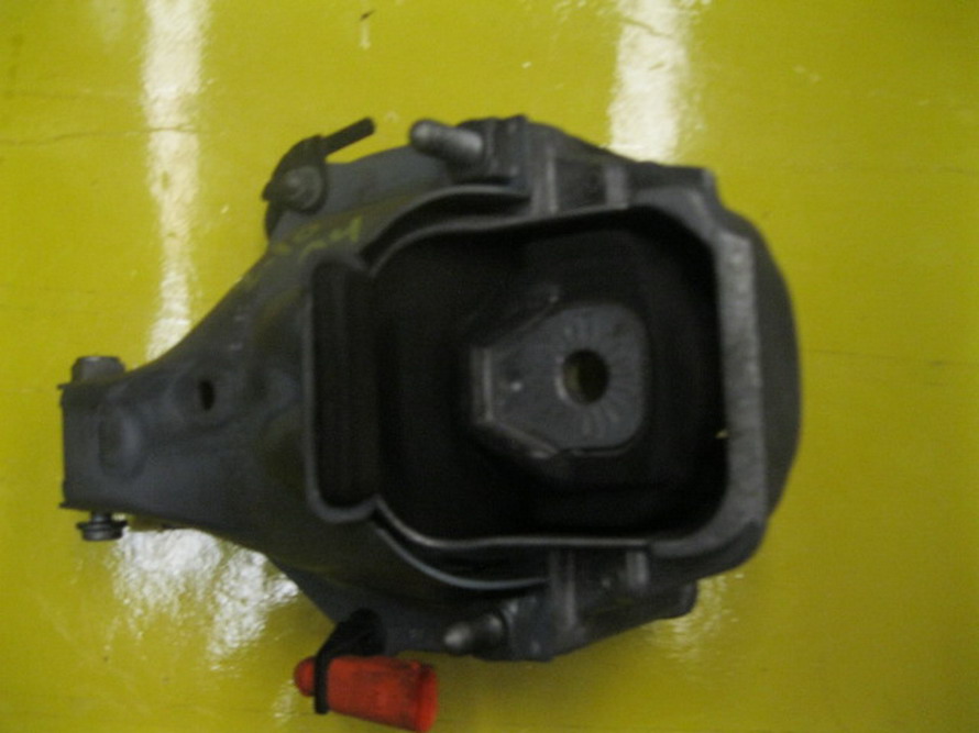 Audi A4 - MOTOR MOUNT - 8R0199381: Used Auto Parts | Mercedes Benz Used ...