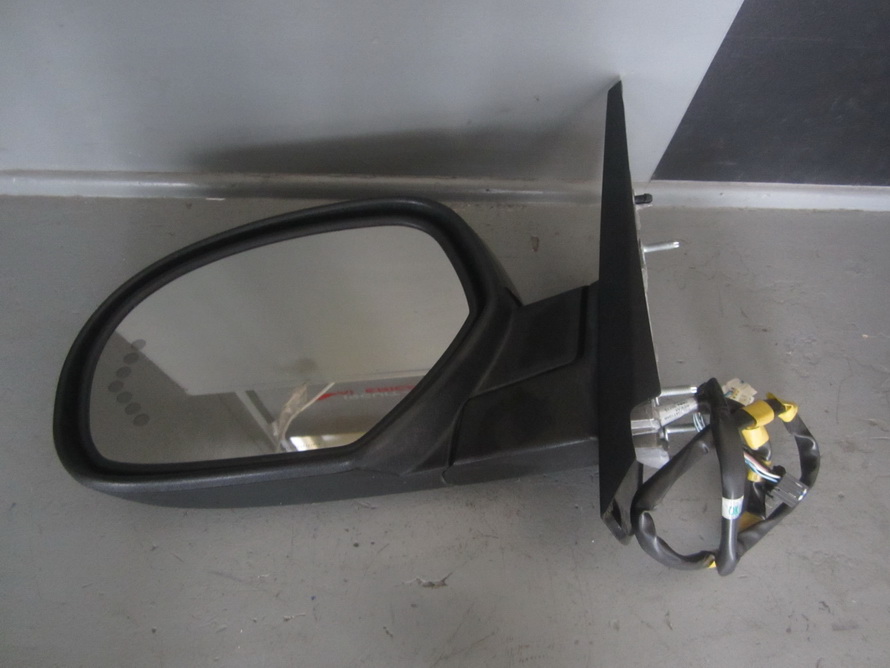 Chevrolet Silverado TAHO SUBURBAN - Mirror Door - 751065AD: Used Auto ...