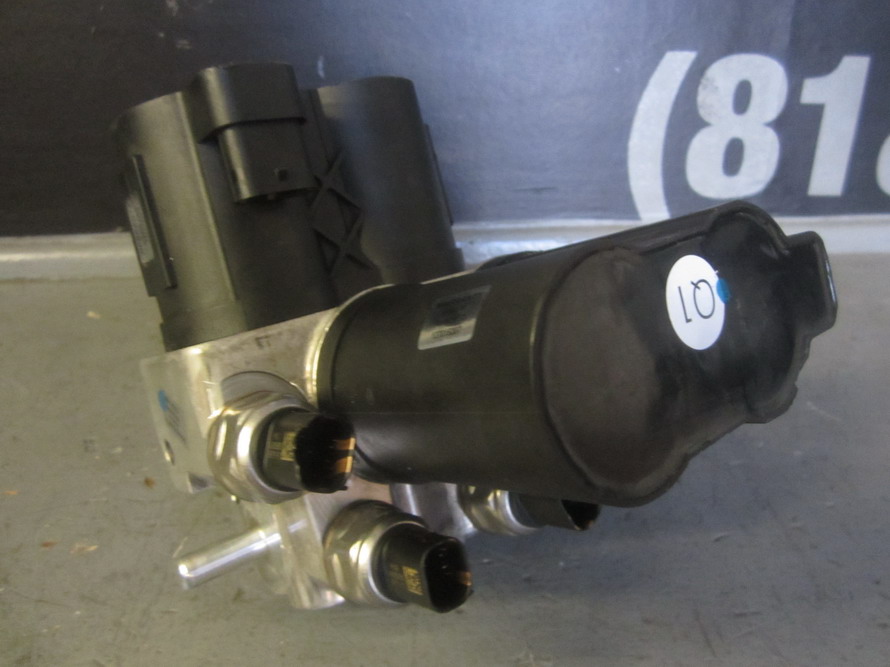 Mercedes Benz - Suspension Valve Block - 2213200958: Used Auto Parts ...