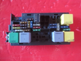 Mercedes Benz - Fuse Box - 1645400072: Used Auto Parts | Mercedes Benz ...