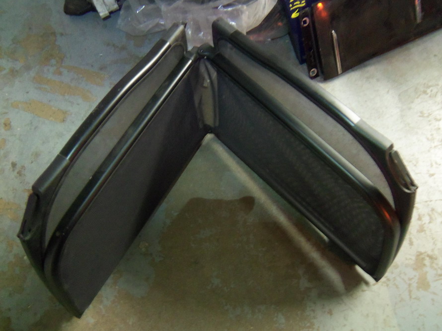 Audi A4 CONVERTIBLE Windscreen - WIND DEFLECTOR 2 SMALL HOLE ...