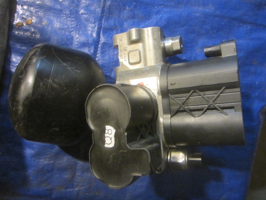 Mercedes Benz - Suspension Pump - 2213200258: Used Auto Parts ...