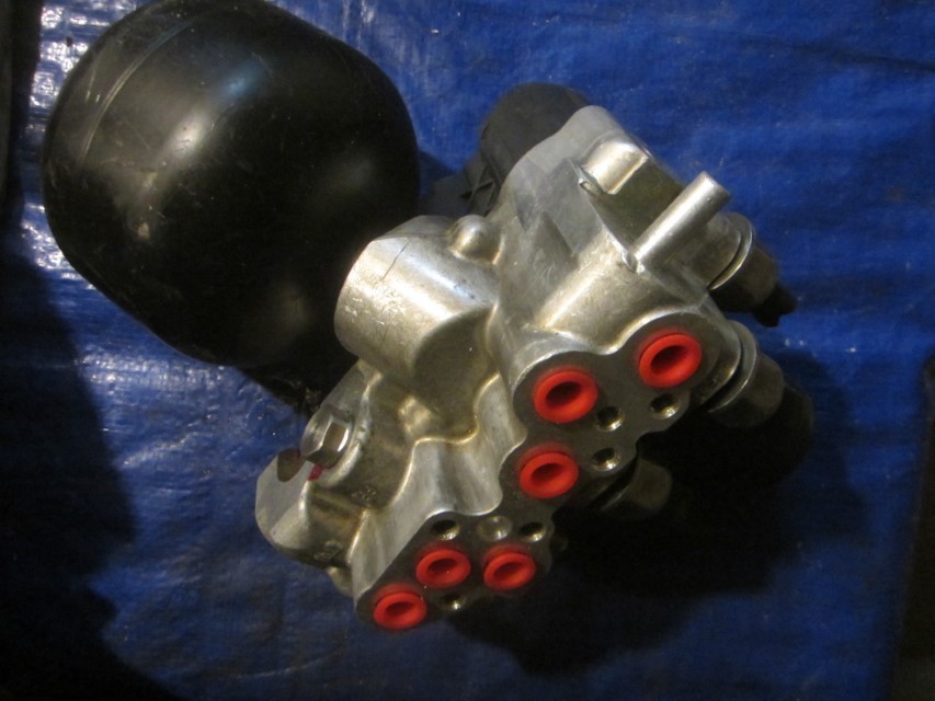 Mercedes Benz - Suspension Pump - 2213200258: Used Auto Parts ...