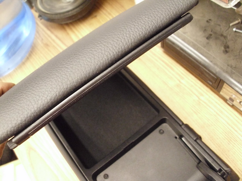 Mercedes Benz - Arm Rest - 221: Used Auto Parts | Mercedes Benz Used ...