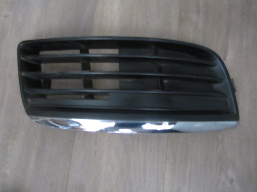 Volkswagen - Bumper GRILLE Grill mesh - 1K0853666E: Used Auto Parts ...