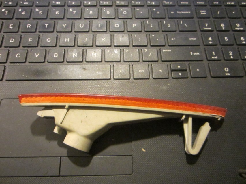Mercedes Benz E320 - BUMPER MARKER - 2118200121: Used Auto Parts ...