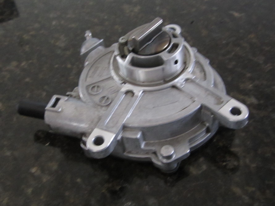 Mercedes Benz - Vacuum Pump - 2722300465: Used Auto Parts | Mercedes ...