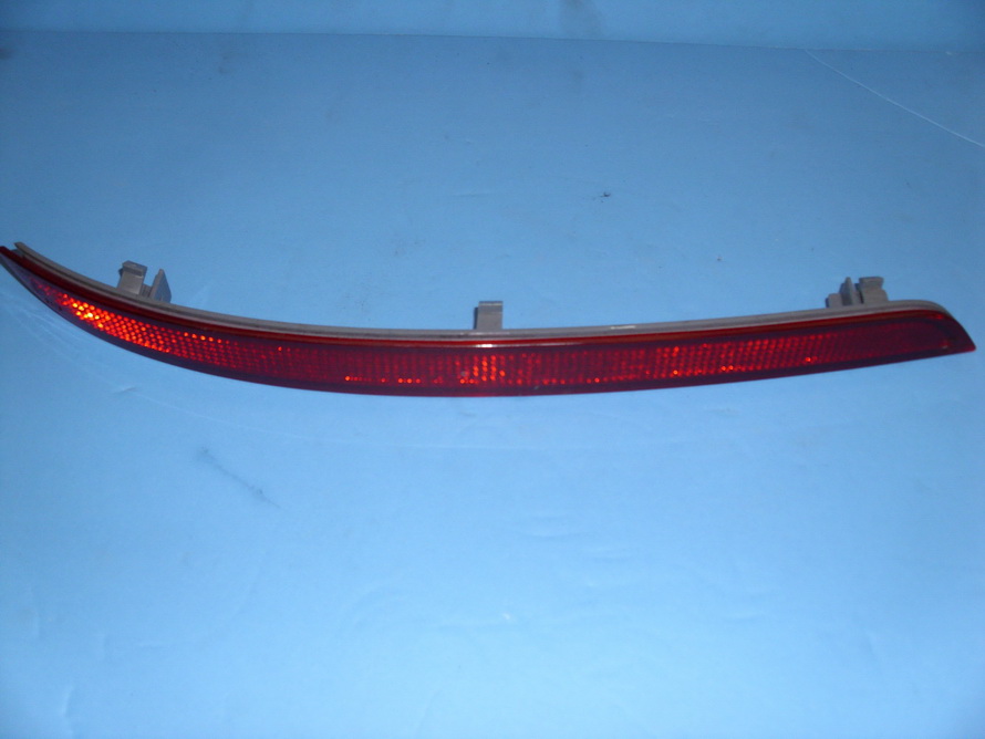 Mercedes Benz - Bumper REFLECTOR LEFT - 1668200074: Used Auto Parts ...