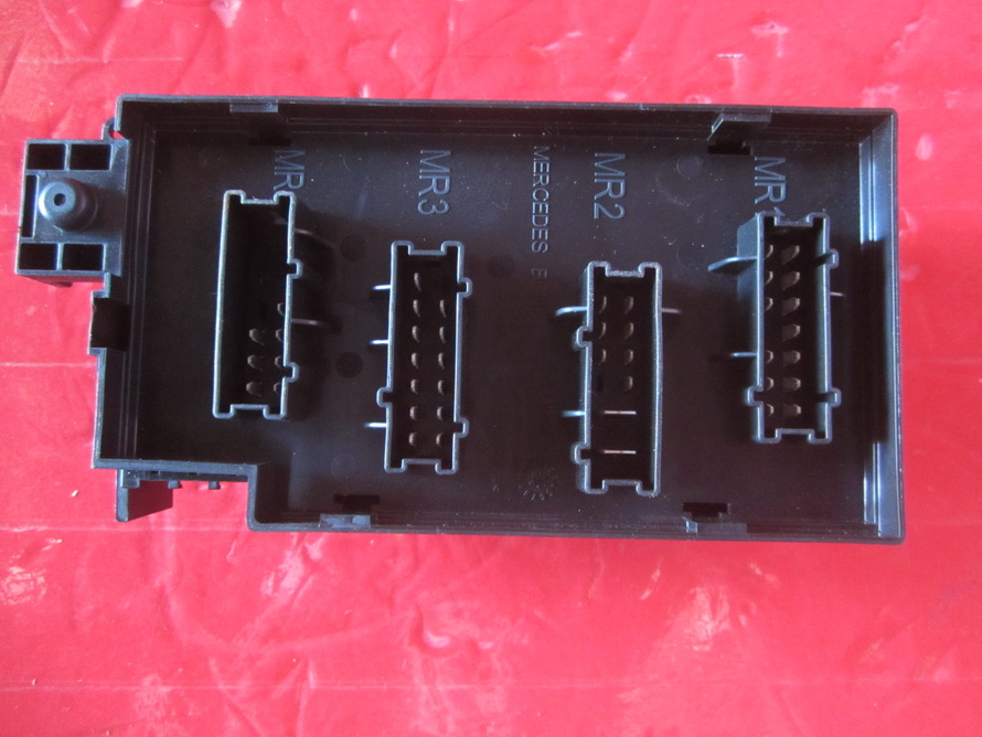 Mercedes Benz - Fuse Box - 1645400072: Used Auto Parts | Mercedes Benz ...