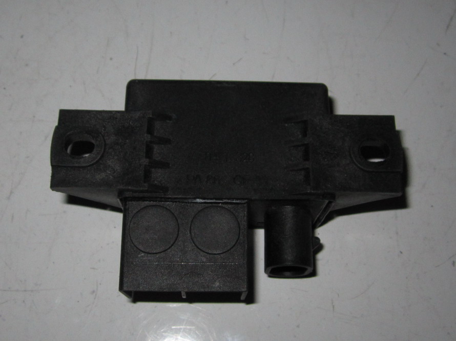 Mercedes Benz - BATTERY CUT OUT RELAY - 0025426419: Used Auto Parts ...