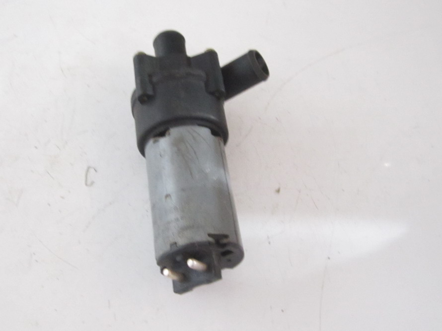 Mercedes Benz - AUX WATER PUMP - 0018351364: Used Auto Parts | Mercedes ...
