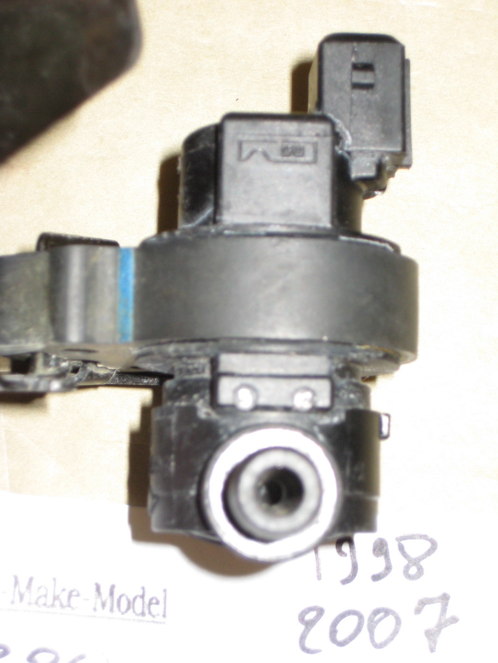 Mercedes Benz C320 Purge Valve - Vapor canister - 0004701593: Used Auto ...
