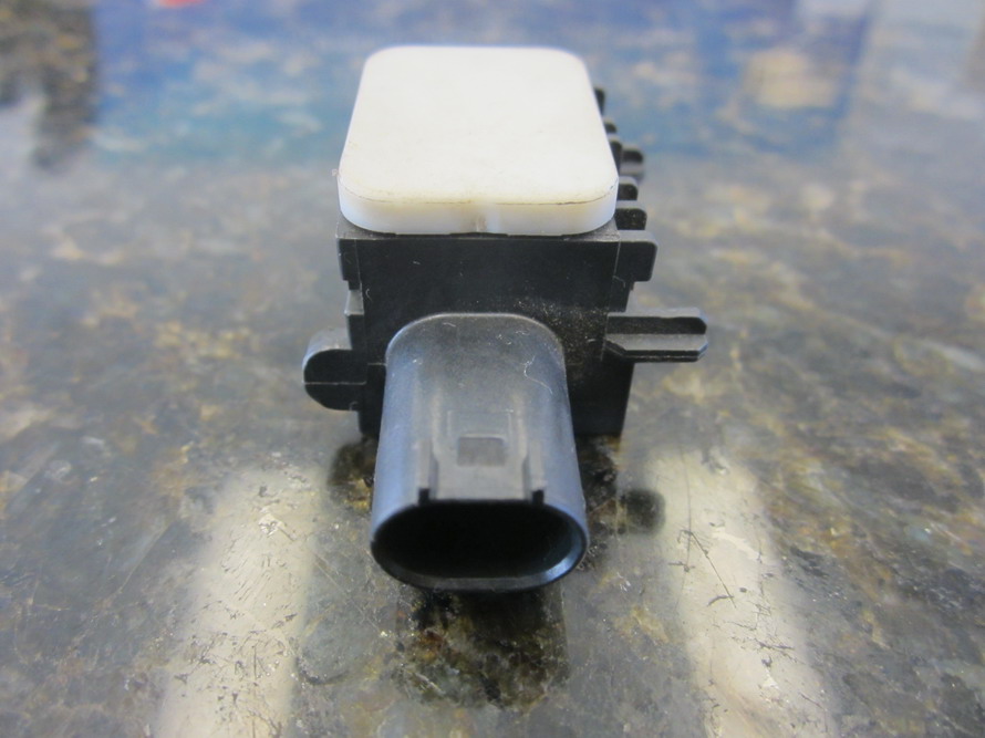 Mercedes Benz - Air Bag Sensor SRS - 0038202826: Used Auto Parts ...