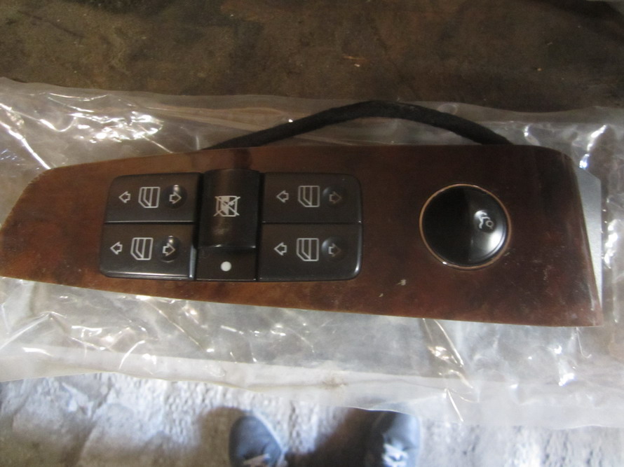 Mercedes Benz - Window Switch - 2208213279: Used Auto Parts | Mercedes ...