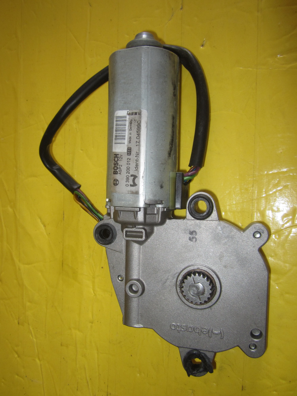 Mercedes Benz - Sun Roof Motor - 2118202742: Used Auto Parts | Mercedes ...