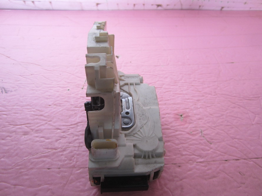 Mercedes Benz - Door Lock - Door Latch - 2047302435: Used Auto Parts ...