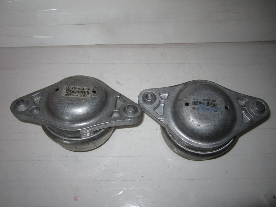 2212400817 Mercedes Benz - MOTOR MOUNT - 221 240 0817: Used Auto Parts ...