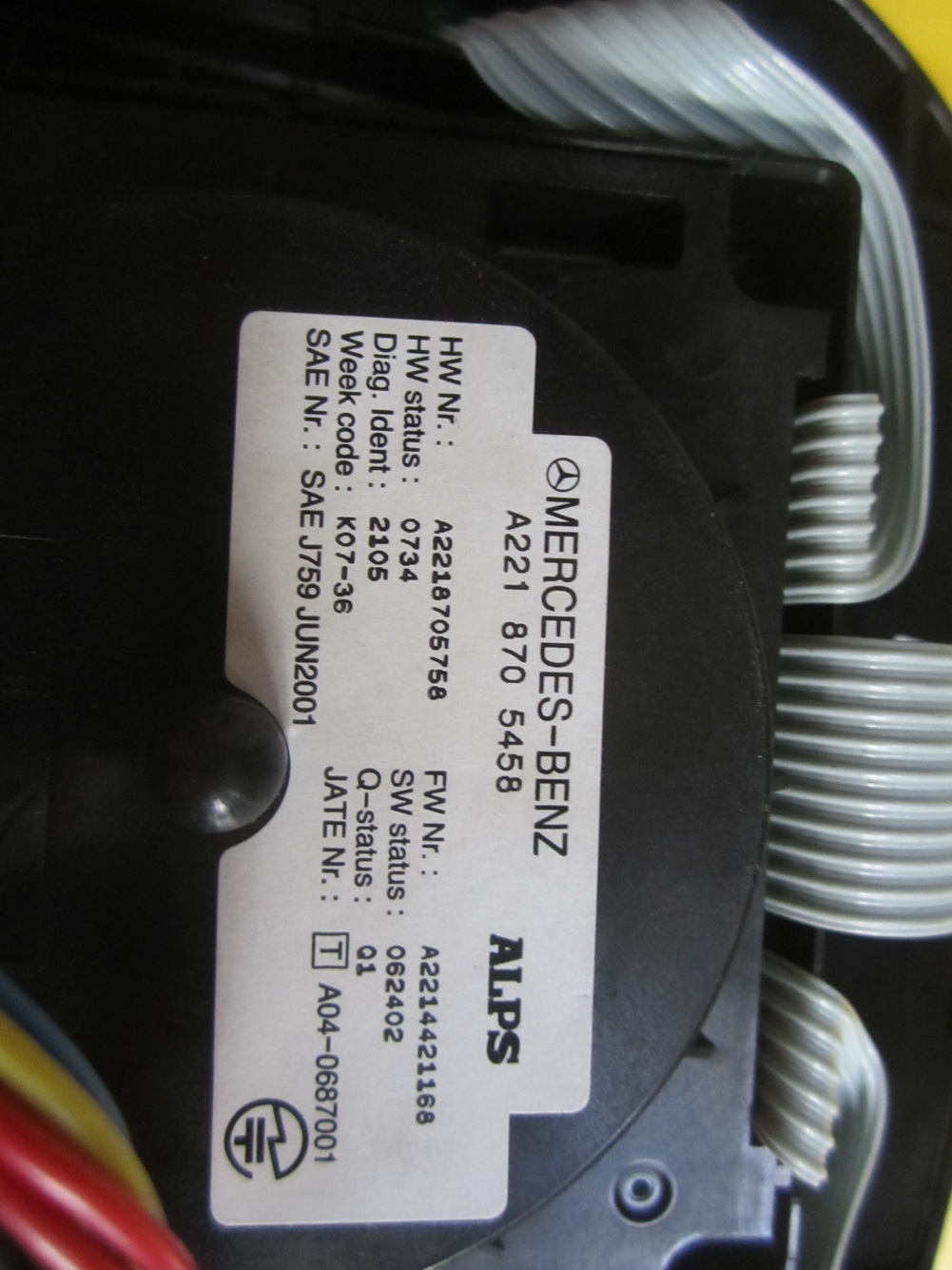 Mercedes Benz - NAVIGATION CENTER CONSOL Control Unit - 2218705458 ...
