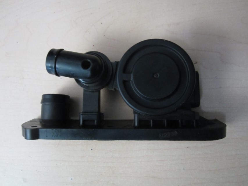 Audi JETTA GTI - PCV Crankcase Vent Valve - 06F129101P: Used Auto Parts ...