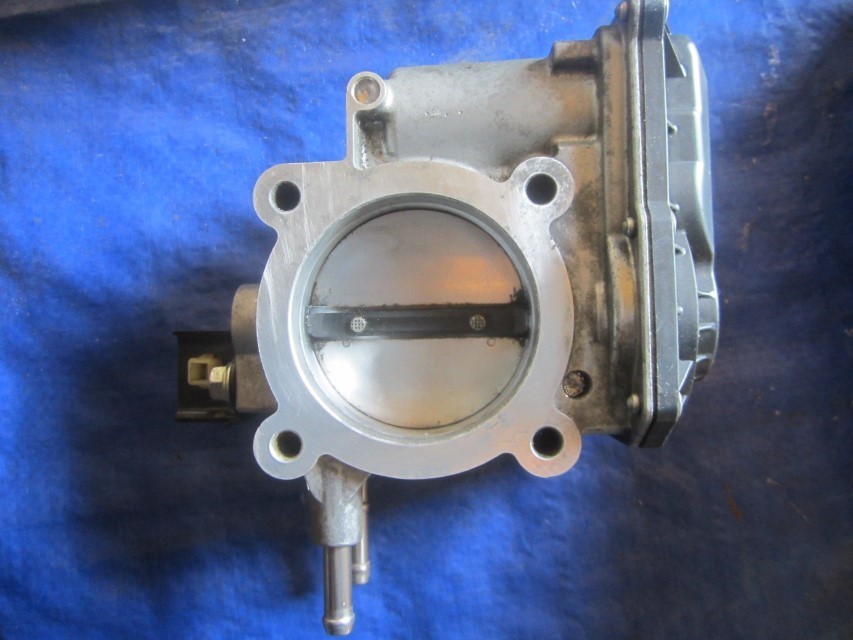 Toyota - Throttle Body - 22030 36010: Used Auto Parts | Mercedes Benz ...