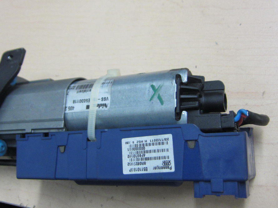 Audi - Tailgate DRIVE UNIT motor RIGHT SIDE 8R0827852B: Used Auto Parts ...