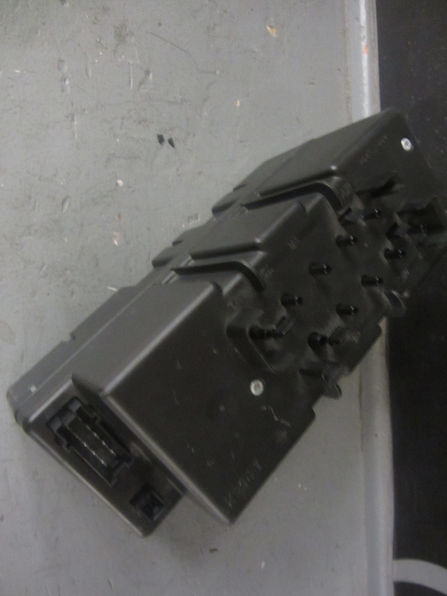 Mercedes Benz - Vacuum Pump Locking - 2308000648: Used Auto Parts ...