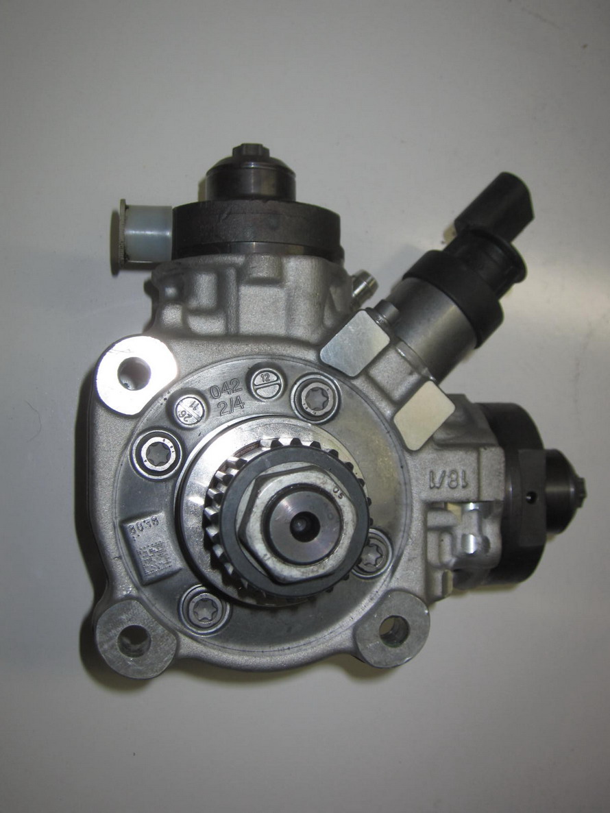 Volkswagen - Fuel Pump - 059130755CD: Used Auto Parts | Mercedes Benz ...